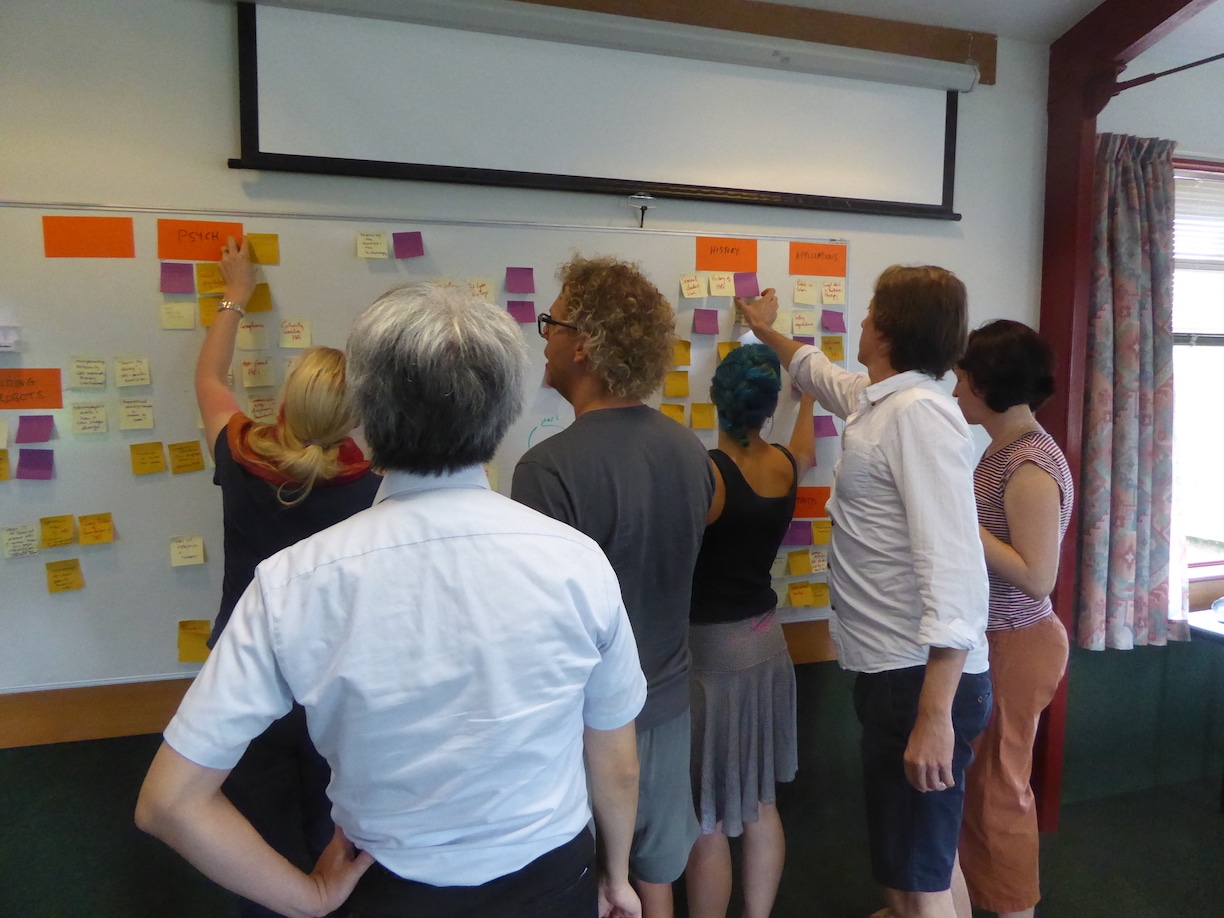 An Introduction to Human Robotics Interaction - Book Sprints : Book Sprints